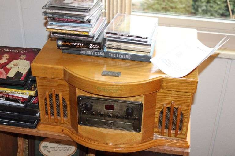 Philco Stereo, DVDs, CDS & More - Auction Ohio