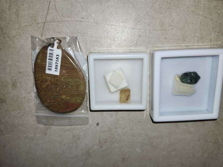 Small Emerald Stone, Small Tanzania Scapolite Stone, & Stone Pendant ...
