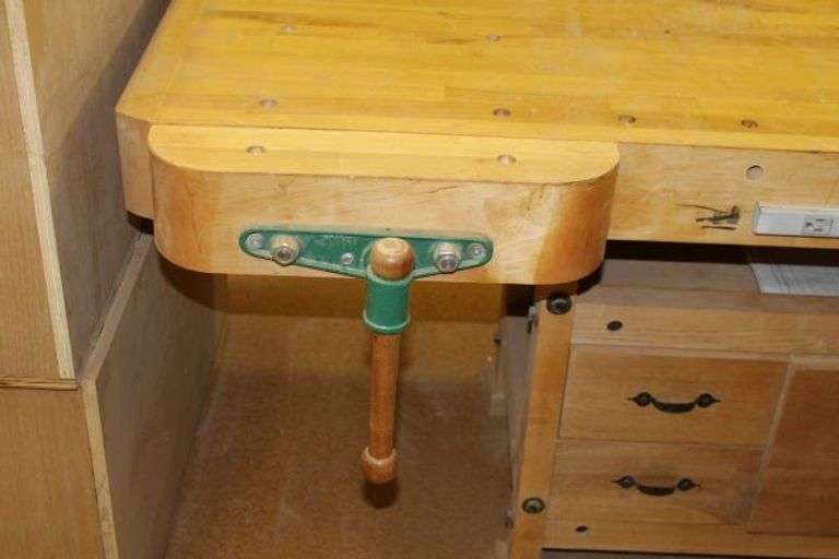 Butcher Block Wood Wookbench With Wood Vises - Auction Ohio