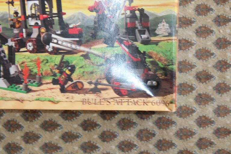 LEGO 6096 Knights Kingdom Bull's Attack - Auction Ohio