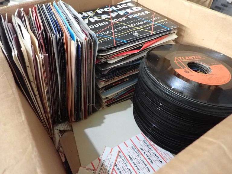 STACK OF JUKEBOX RECORDS - Auction Ohio