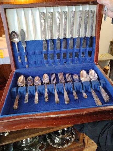 1937 Nobility Plate Caprice Silver Plate Flatware Set and Chest ...
