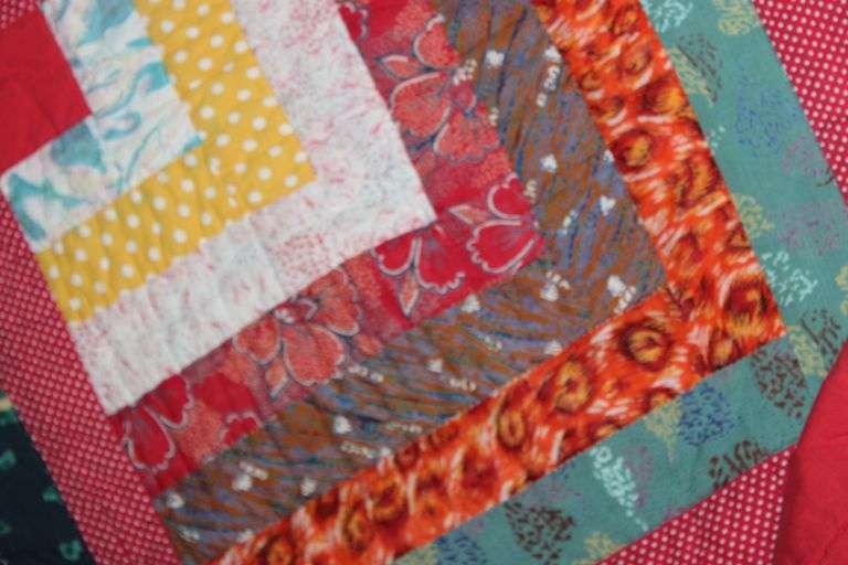 Multi-Colored Calico Quilt - Auction Ohio