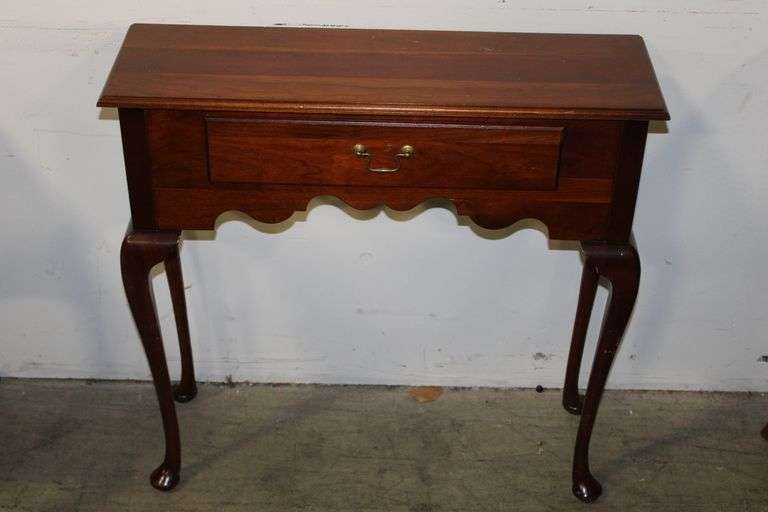 Queen Anne Entry Table - Auction Ohio