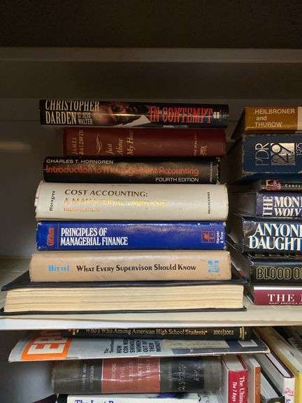 Large selection of books - Auction Ohio