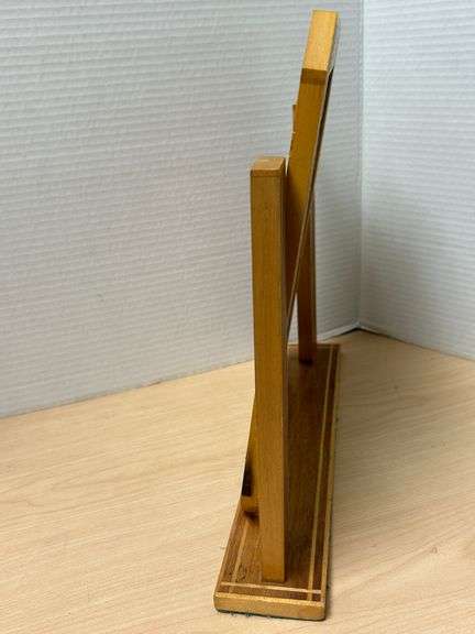 Tilt Swing Picture Frame - Auction Ohio