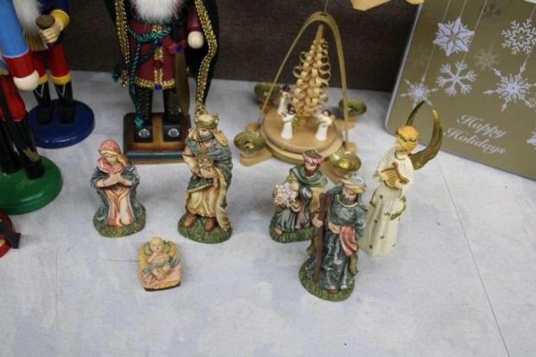 Nutcrackers/Nativity Scene/More - Auction Ohio