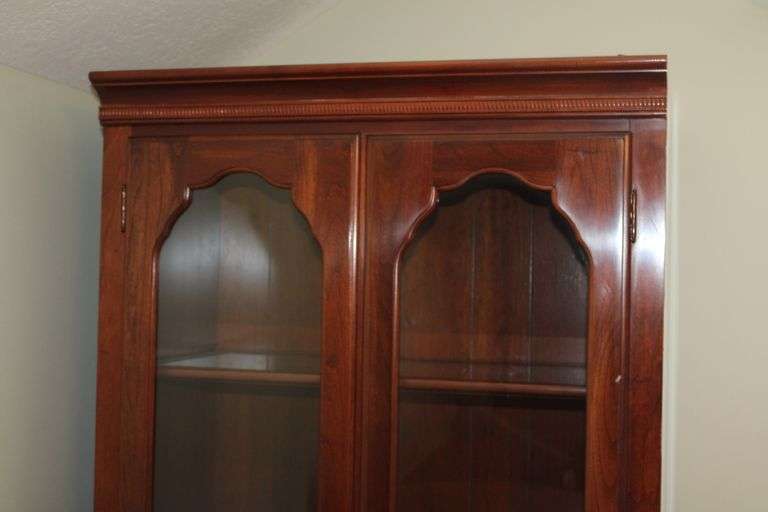 Curio Cabinet - Auction Ohio