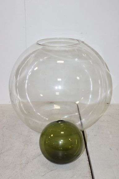 Glass Orb Vases - Auction Ohio