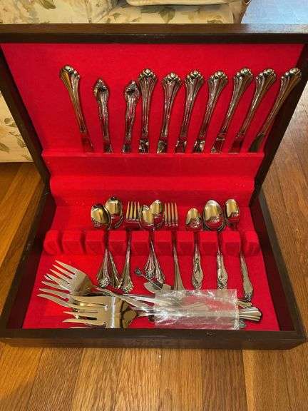 Oneida stainless flatware - Auction Ohio