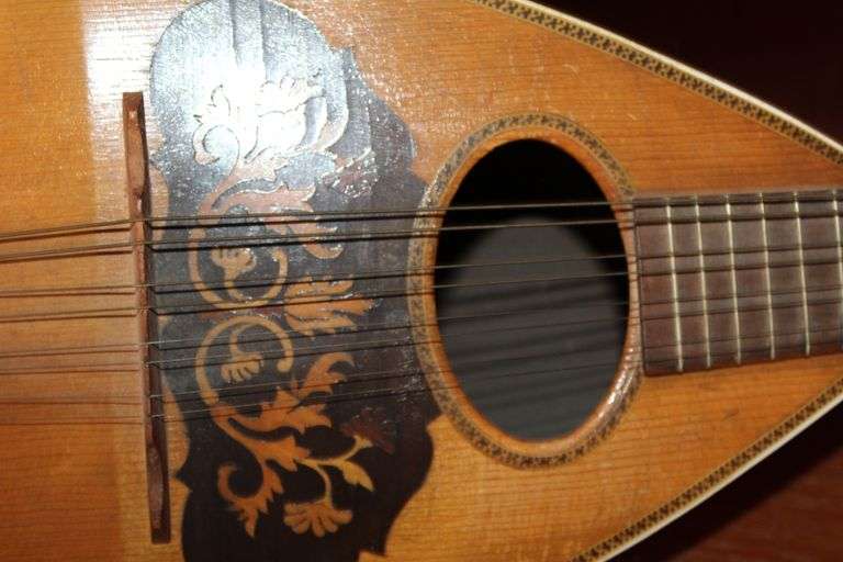 Antique Mandolin - Auction Ohio