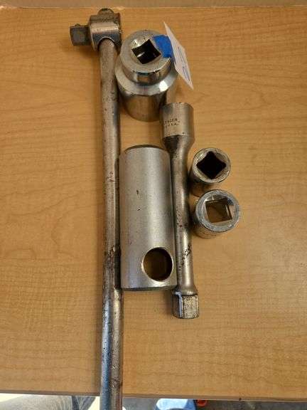 Assorted 3/4 inch drive sockets. - Auction Ohio