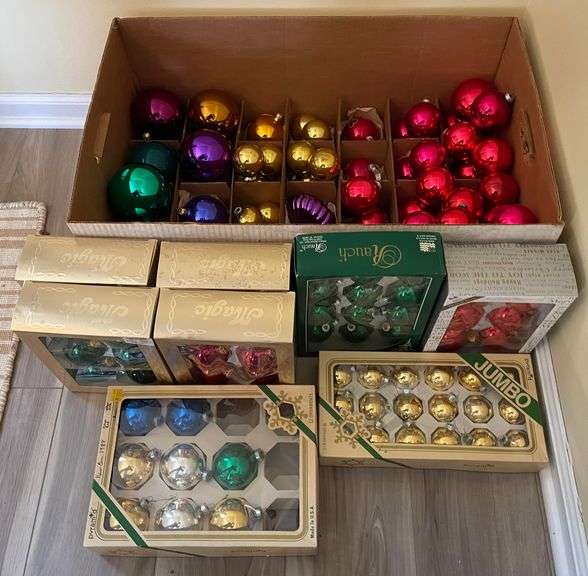 Christmas Ornaments - Auction Ohio