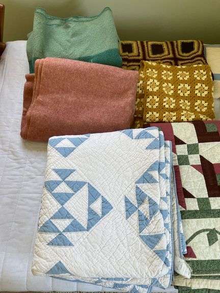 Vintage Blankets & Quilts - Auction Ohio