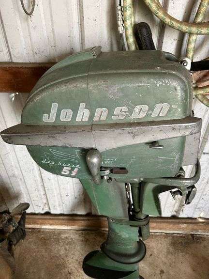Johnson 5 1/2 hp outboard motor - Auction Ohio