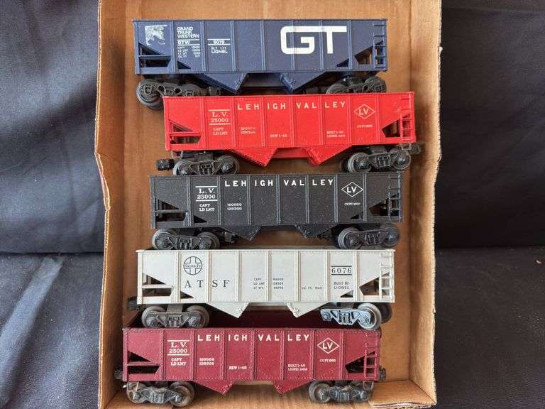 Lionel Hopper Cars - Auction Ohio