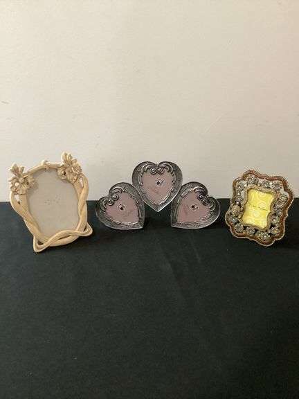 Vintage-Inspired Mini Frames – Set of 4 - Auction Ohio
