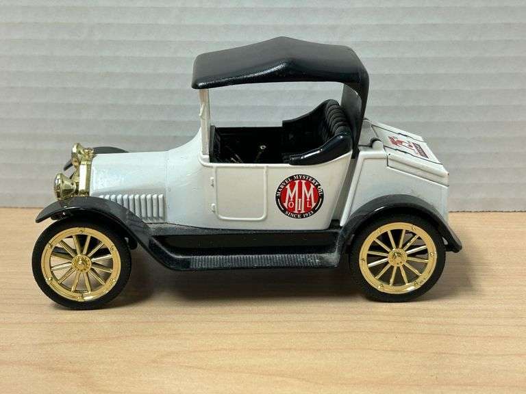 Old Fashion Model Car - Auction Ohio