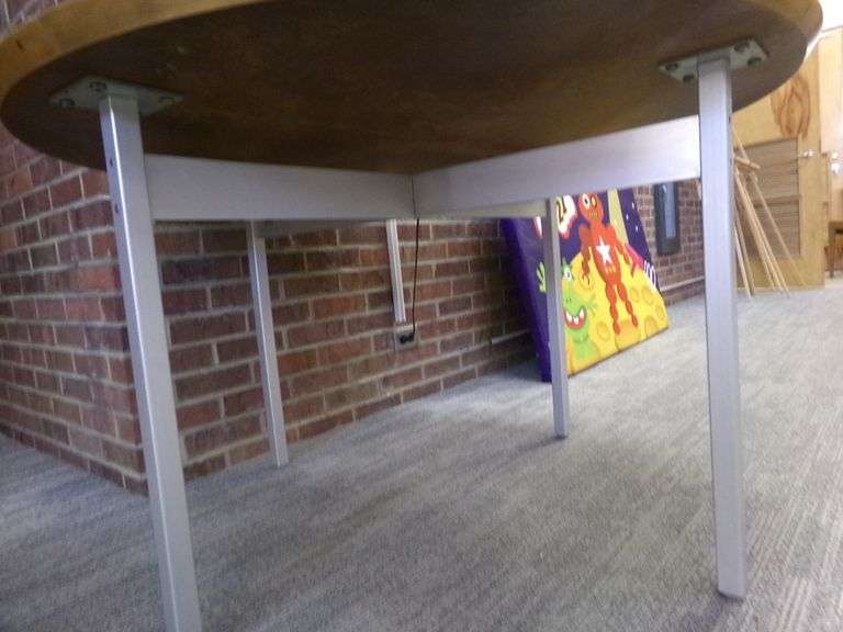 Table - Auction Ohio