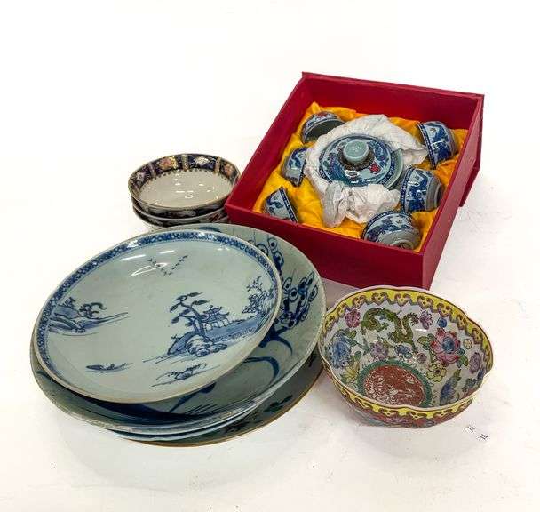 GROUP OF ASIAN PLATES, BOWLS, AND A TEAPOT. - Auction Ohio