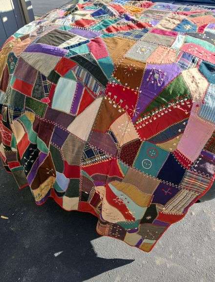 Patchwork of many colors - Auction Ohio