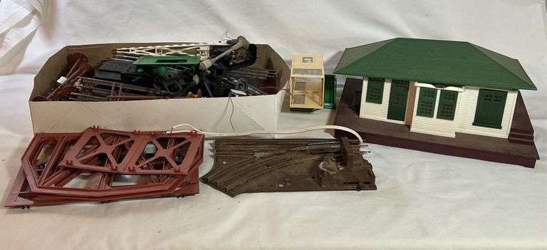 Train Accessories - Auction Ohio