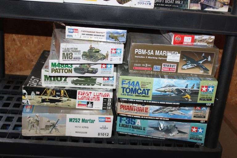 Model Kits - Auction Ohio