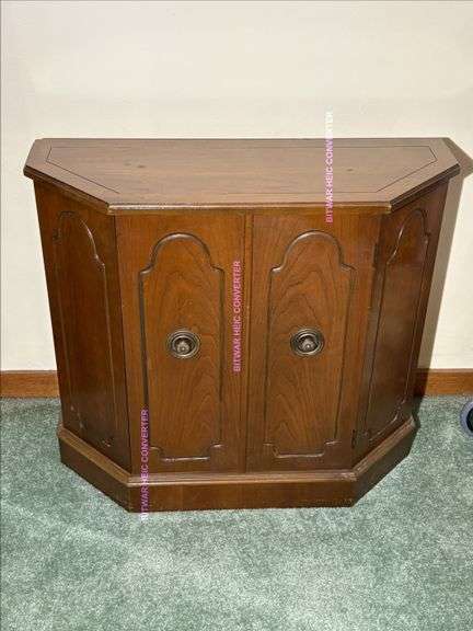 Nice Storage Cabinet - Auction Ohio