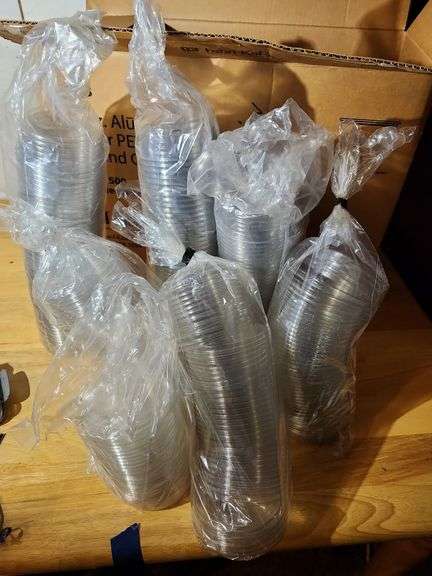 100+ ct 8 oz Clear Round Containers W/Lids - Auction Ohio