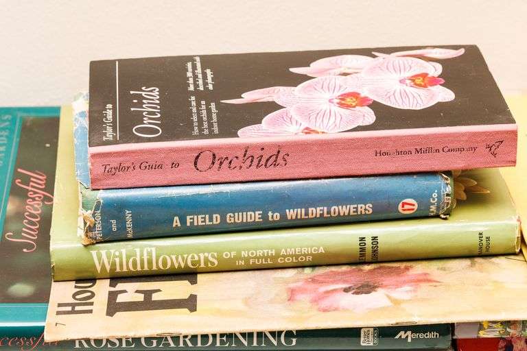 Gardening and Flower Books- Nice Collection - Auction Ohio