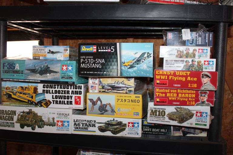 Model Kits - Auction Ohio
