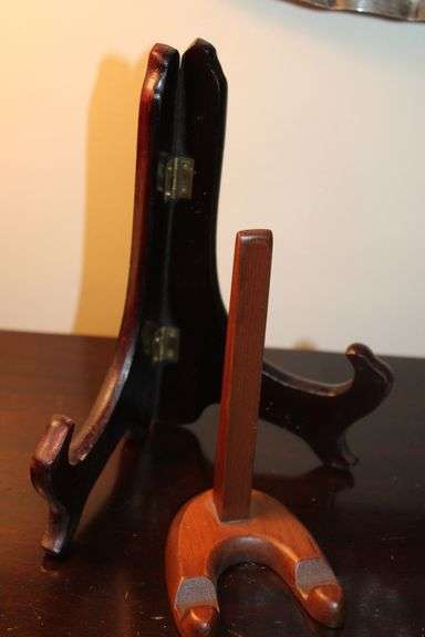 Plate Stands - Auction Ohio