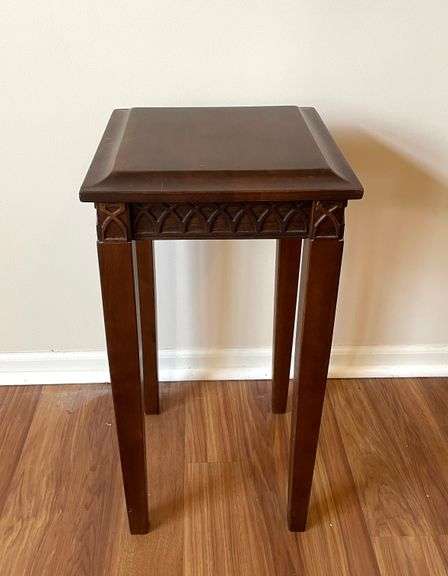 Plant Stand / Accent Table - Auction Ohio