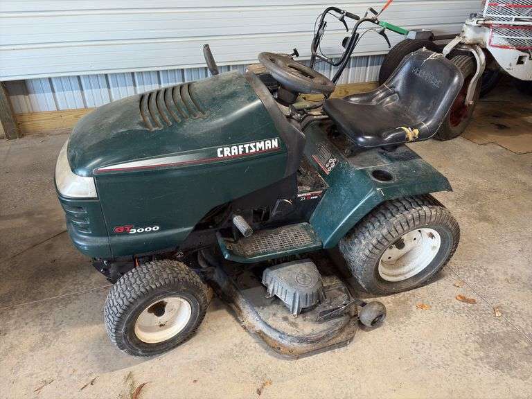 Craftsman GT 3000 Lawn Tractor - Auction Ohio