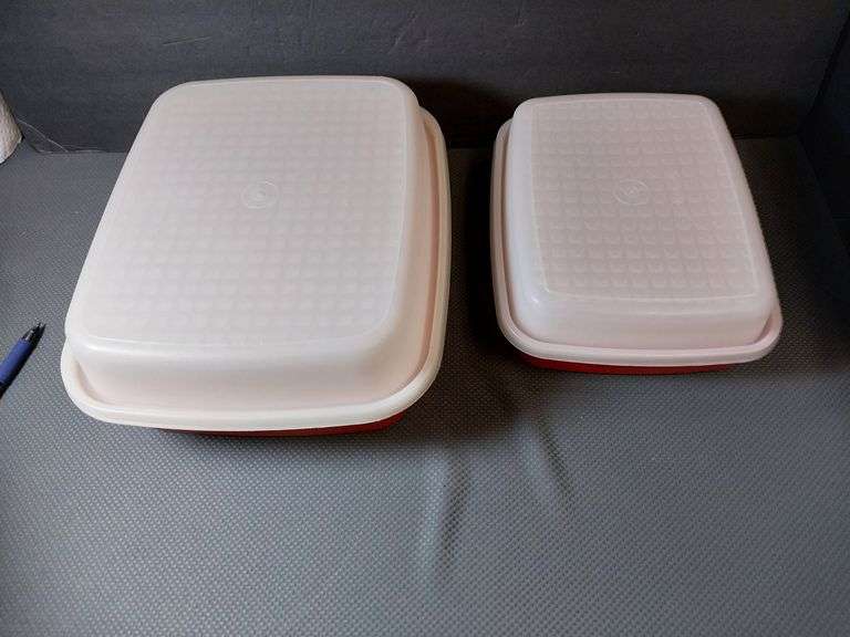 Two Matching Tupperware Containers With Lids - Auction Ohio