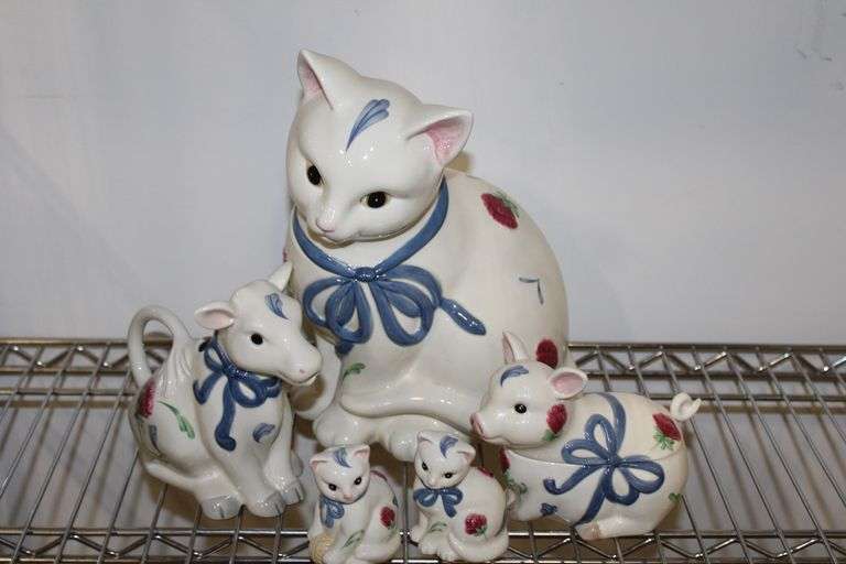 Lenox China Cats, Cow & Pig China Serving Set - Auction Ohio