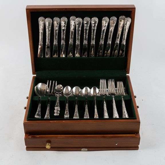 Silver Plate Flatware Set with Chest - Auction Ohio