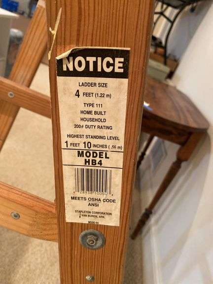 4ft wood step ladder - Auction Ohio