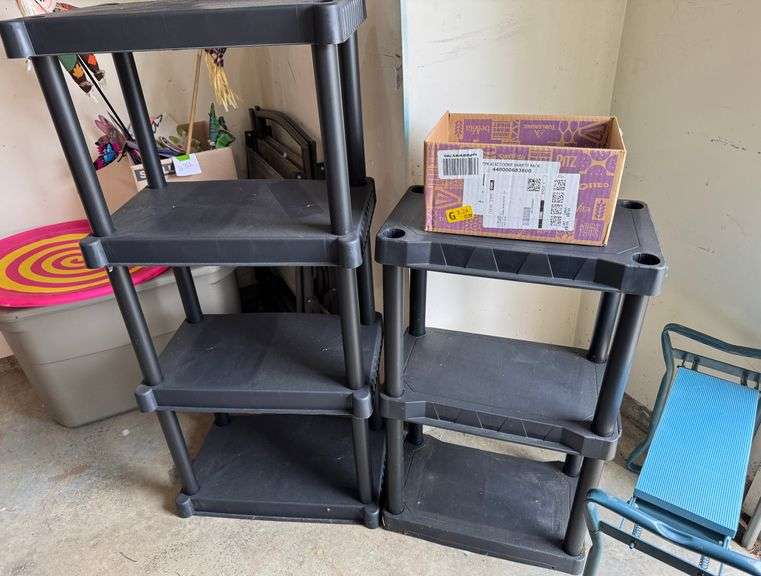 Plastic Shelves - Auction Ohio