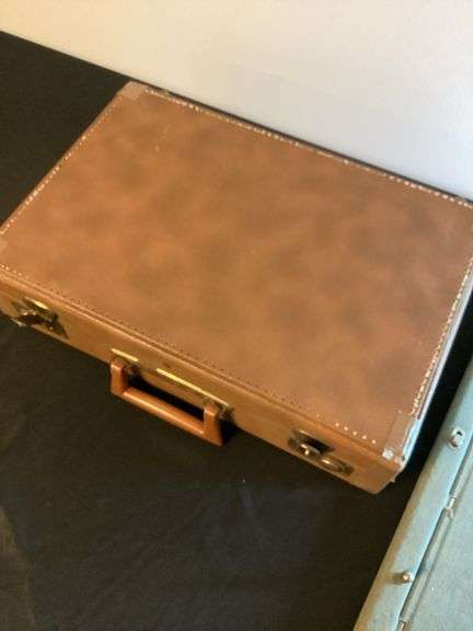 Briefcase & Binder - Auction Ohio