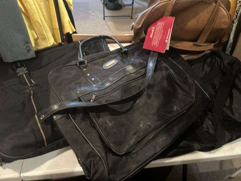 Luggage - Auction Ohio