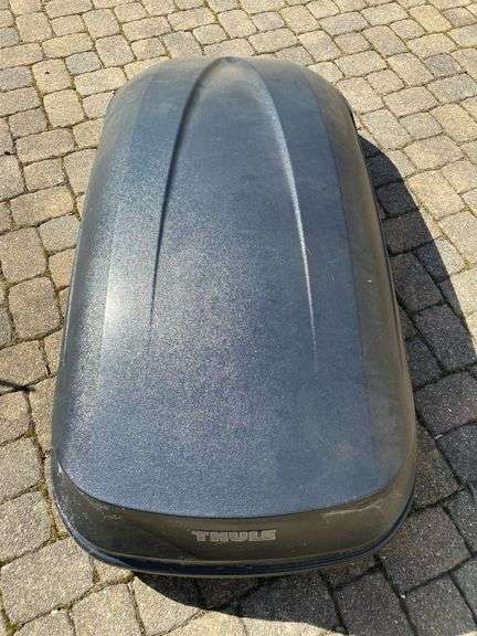 Thule roof box with Keys - Auction Ohio
