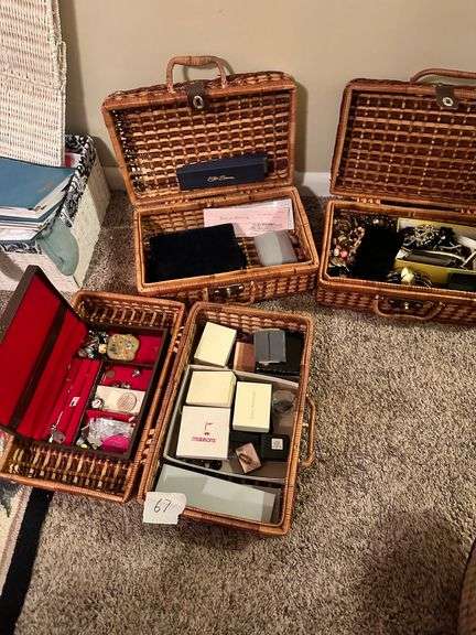 Set of four vintage wicker storage cases - Auction Ohio