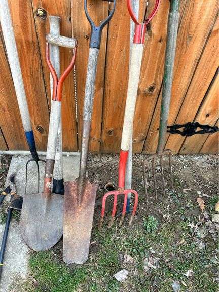 Garden Tools & Shovels Lot - Auction Ohio