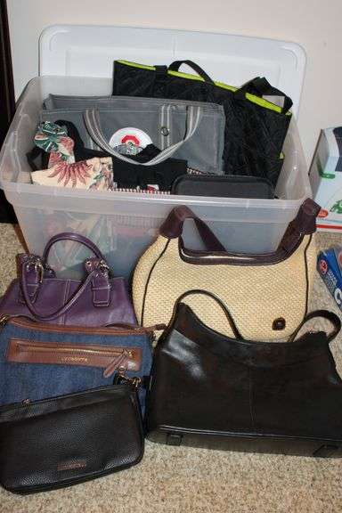 Purses & Handbags - Auction Ohio