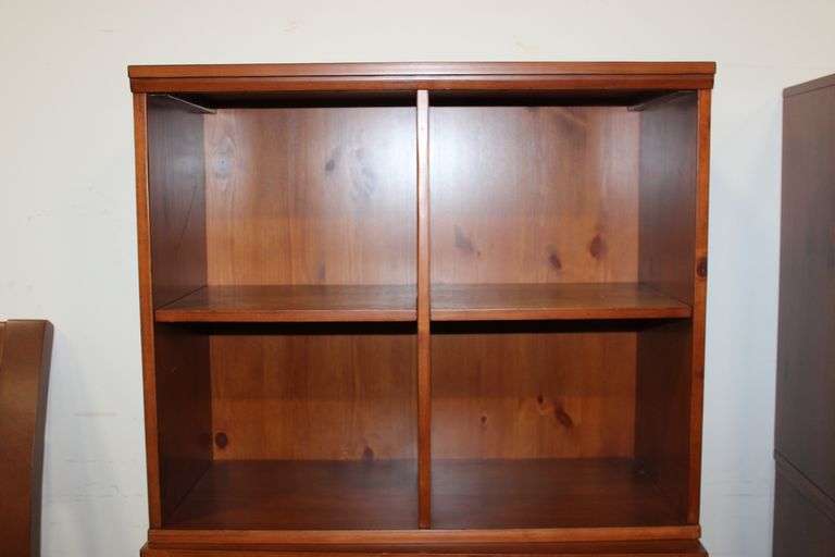 Pine Bookcase - Auction Ohio