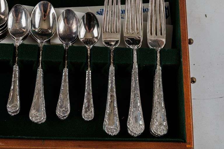 Silver Plate Flatware Set with Chest - Auction Ohio