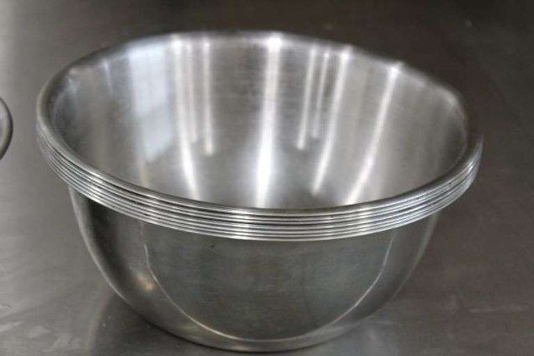 Eight Winco Stainless Steel Mixing Bowls - Auction Ohio