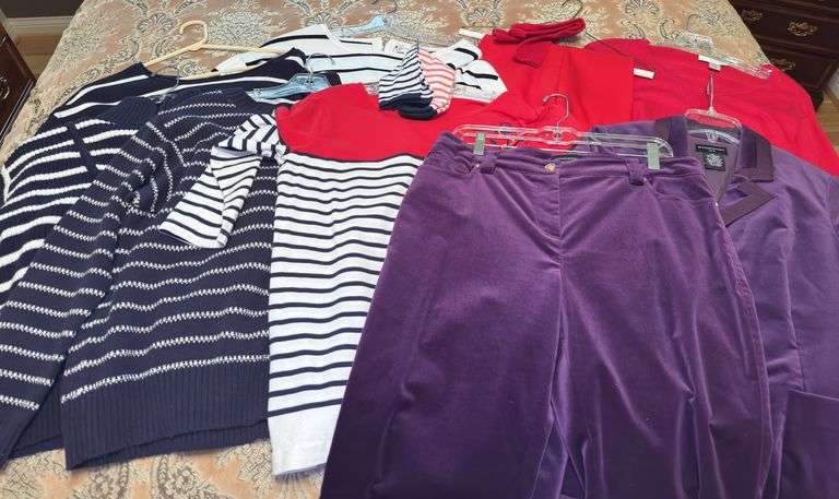 Women's Clothing - Auction Ohio