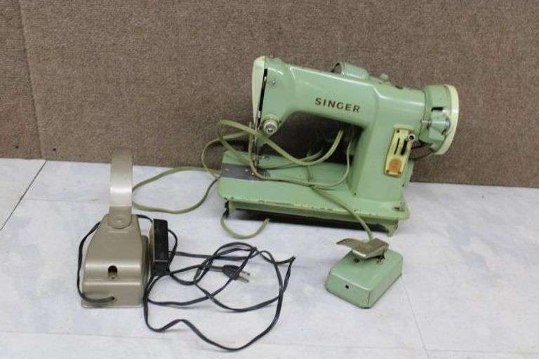 Singer 185K Sewing Machine with Foot Pedal and Motor Attachment ...